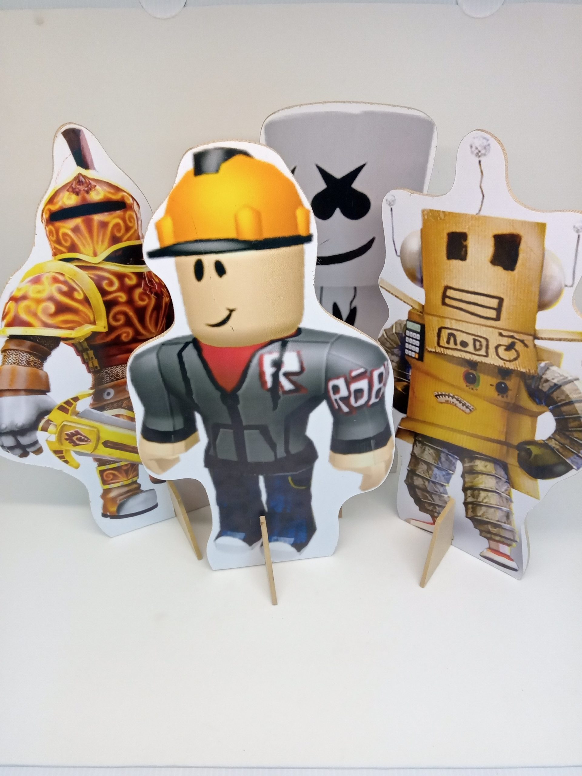 Display MDF para mesa Roblox 25cm (kit) - Locpocket São José dos Campos SJC